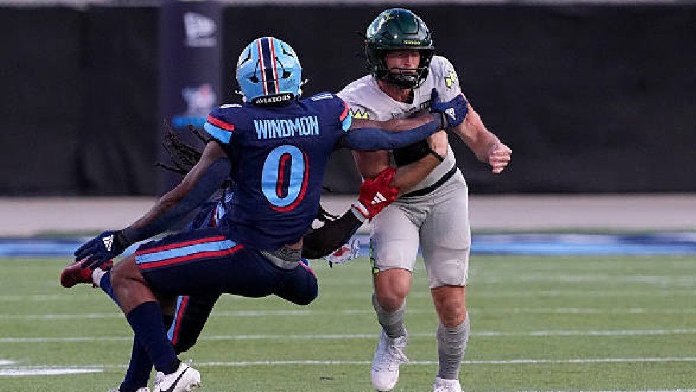 Pittsburgh Steelers Sign Aviators DE Jacoby Windmon